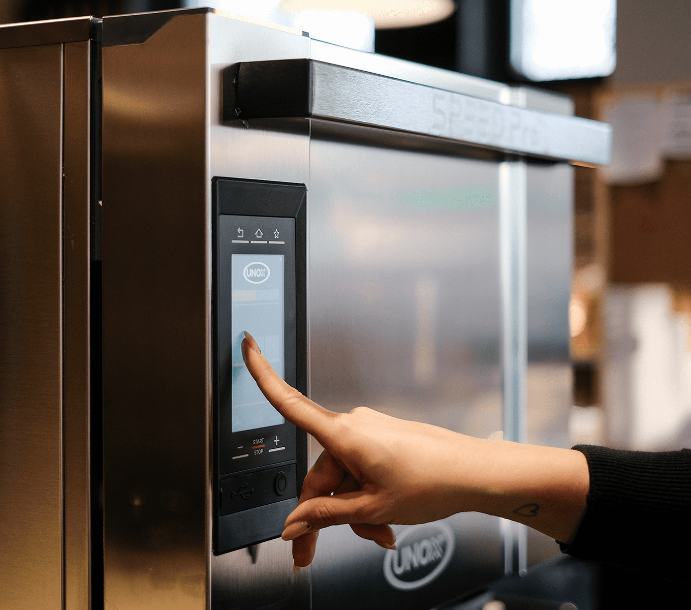 Looking for a commercial pie warmer? Choose a speed oven! | UNOX